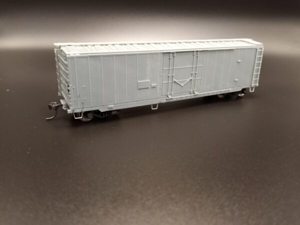 DSDX 40′ insulated boxcar. Rebuilt with 8’2″ Superior four rod door ...